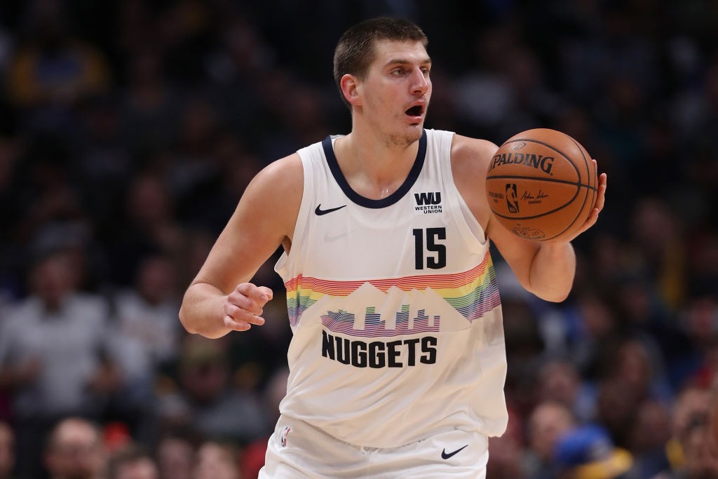 Jokic conquers Canada with a triple-double that puts Denver in the lead ...