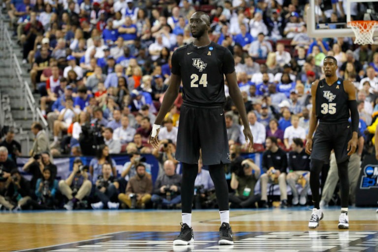 Tacko Fall y sus 229 centímetros se convierten en una de las ...