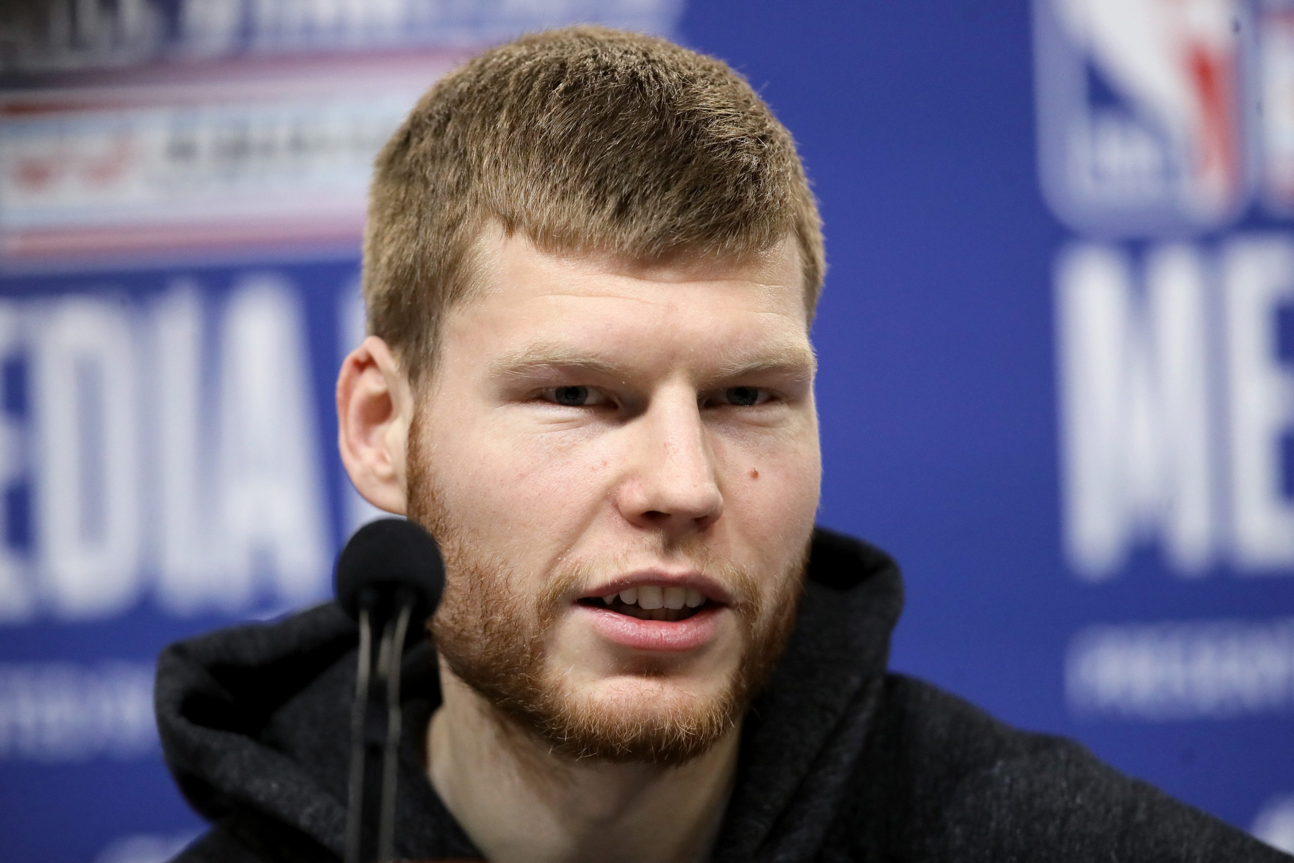 Davis Bertans seguirá en los Washington Wizards