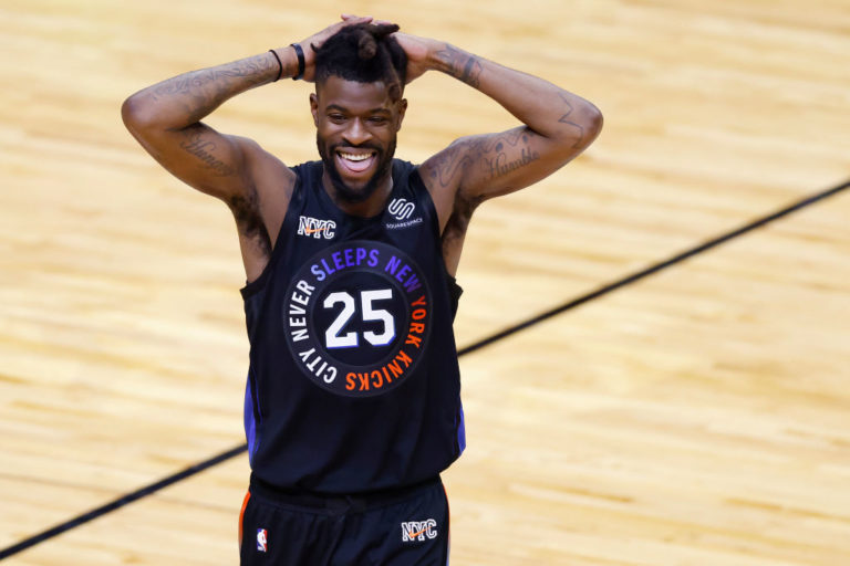 Los Knicks ganan a Orlando gracias a un robo final de Reggie Bullock