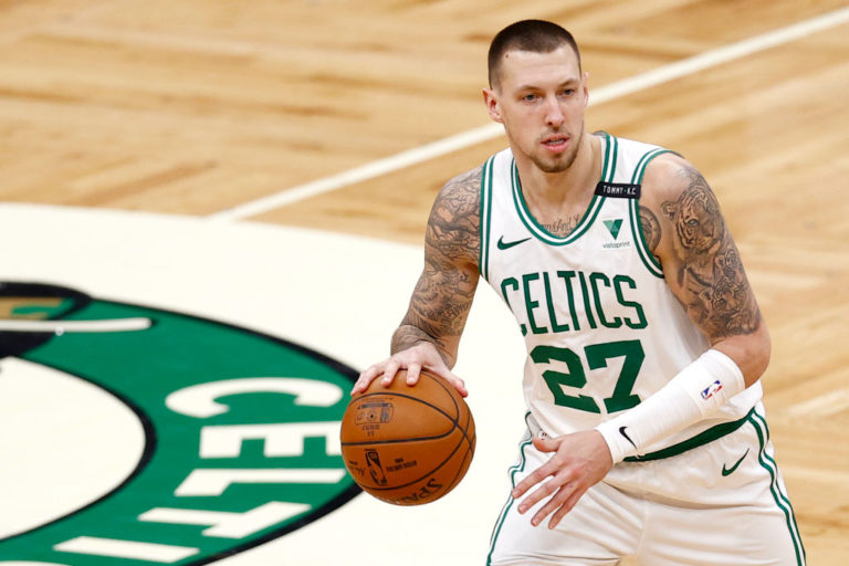 Daniel Theis firma cuatro años con Houston Rockets