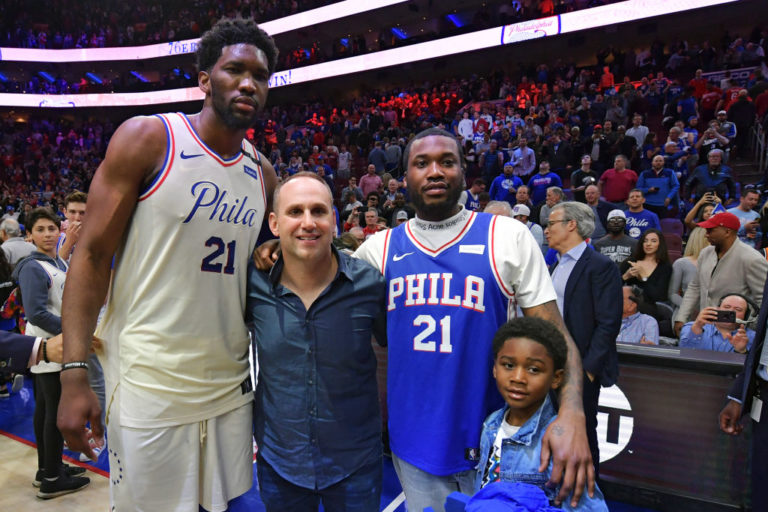 El CEO de Fanatics, Michael Rubin, vende su participación de los 76ers