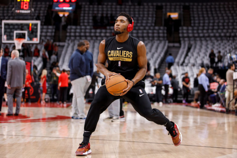 J.B. Bickerstaff está satisfecho con el debut de Donovan Mitchell