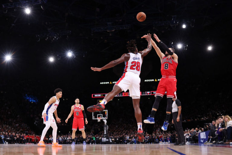 Chicago puts the finishing touch to the Parisian expedition with victory