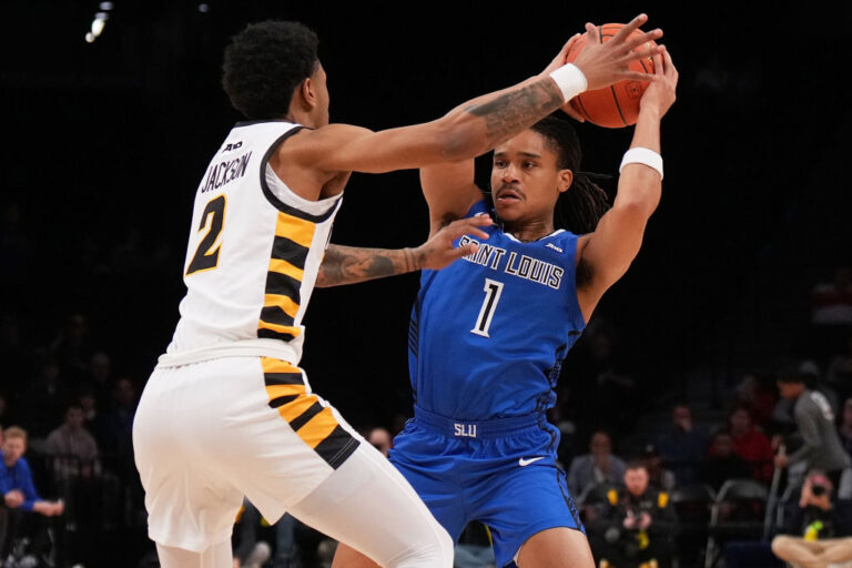 Golden State prescinde de Yuri Collins y Javan Johnson