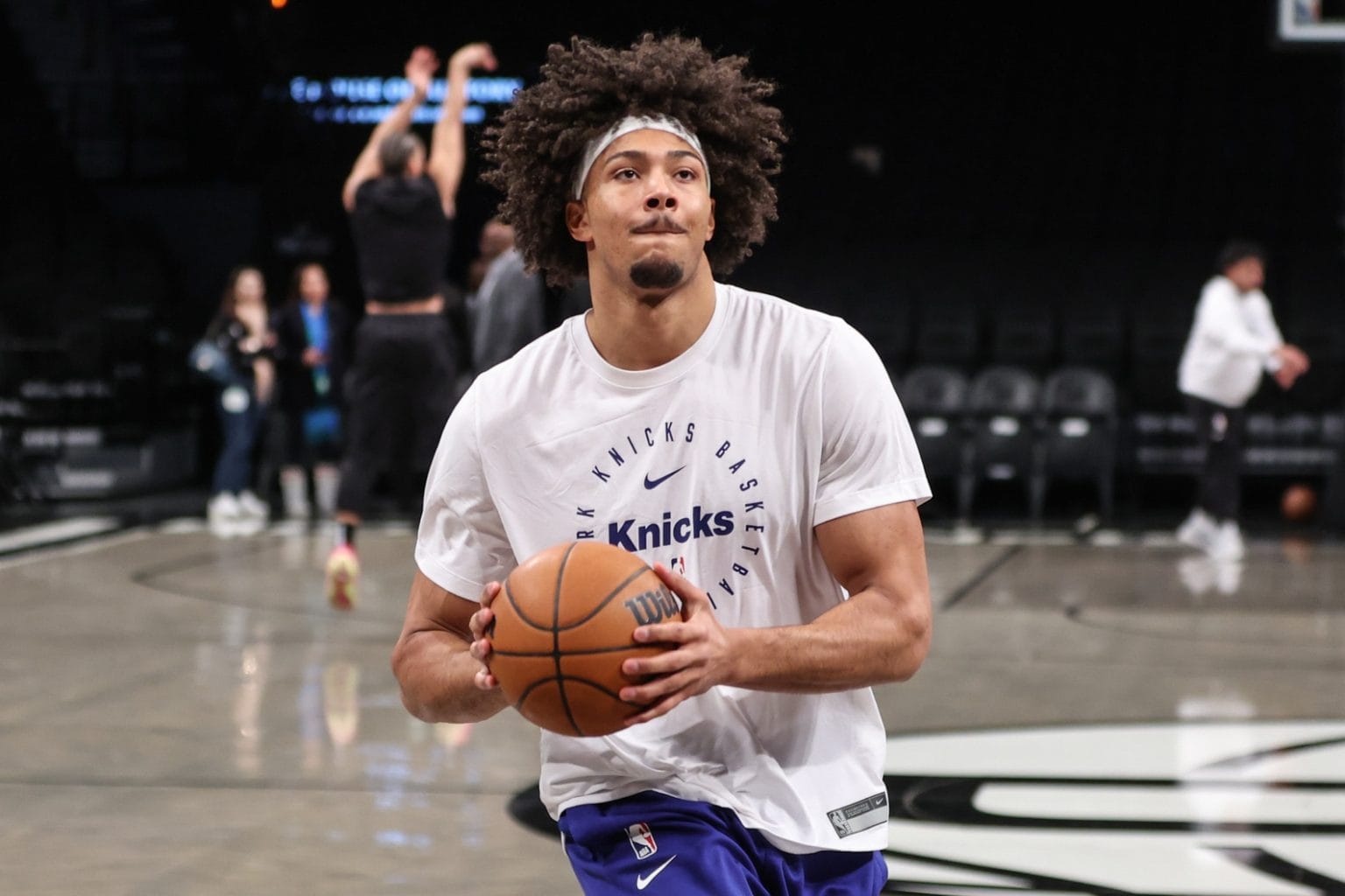 Los Knicks envían a Jericho Sims a Milwaukee