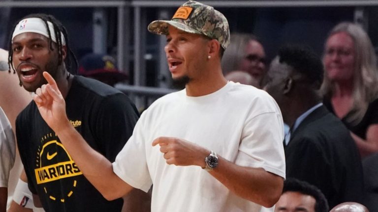 A two-way farewell for Seth Curry